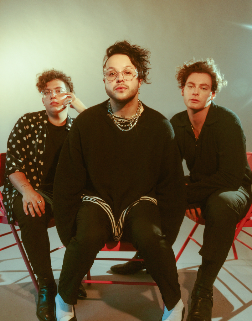 Community Promotion » Die US-Überflieger lovelytheband bringen mit ...