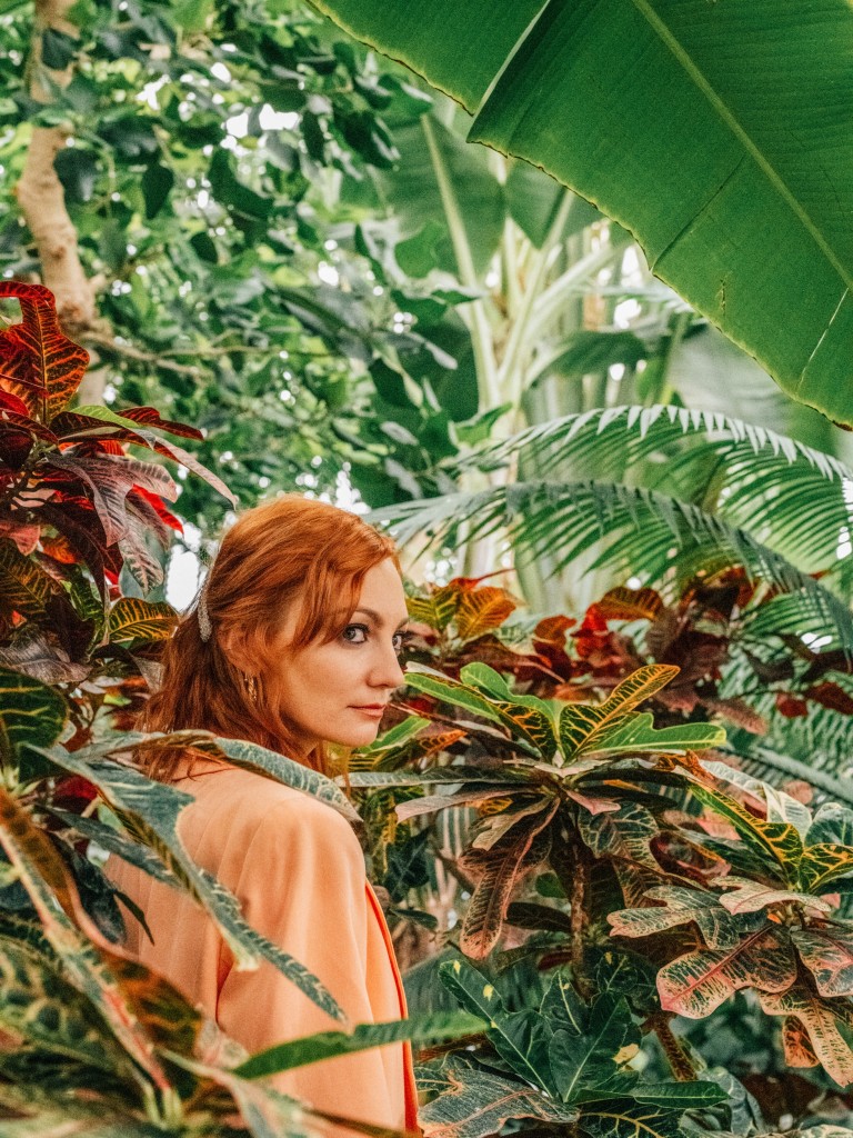 Community Promotion » Mit ihrer neuen Single „EINGANG“ eröffnet Alex ...